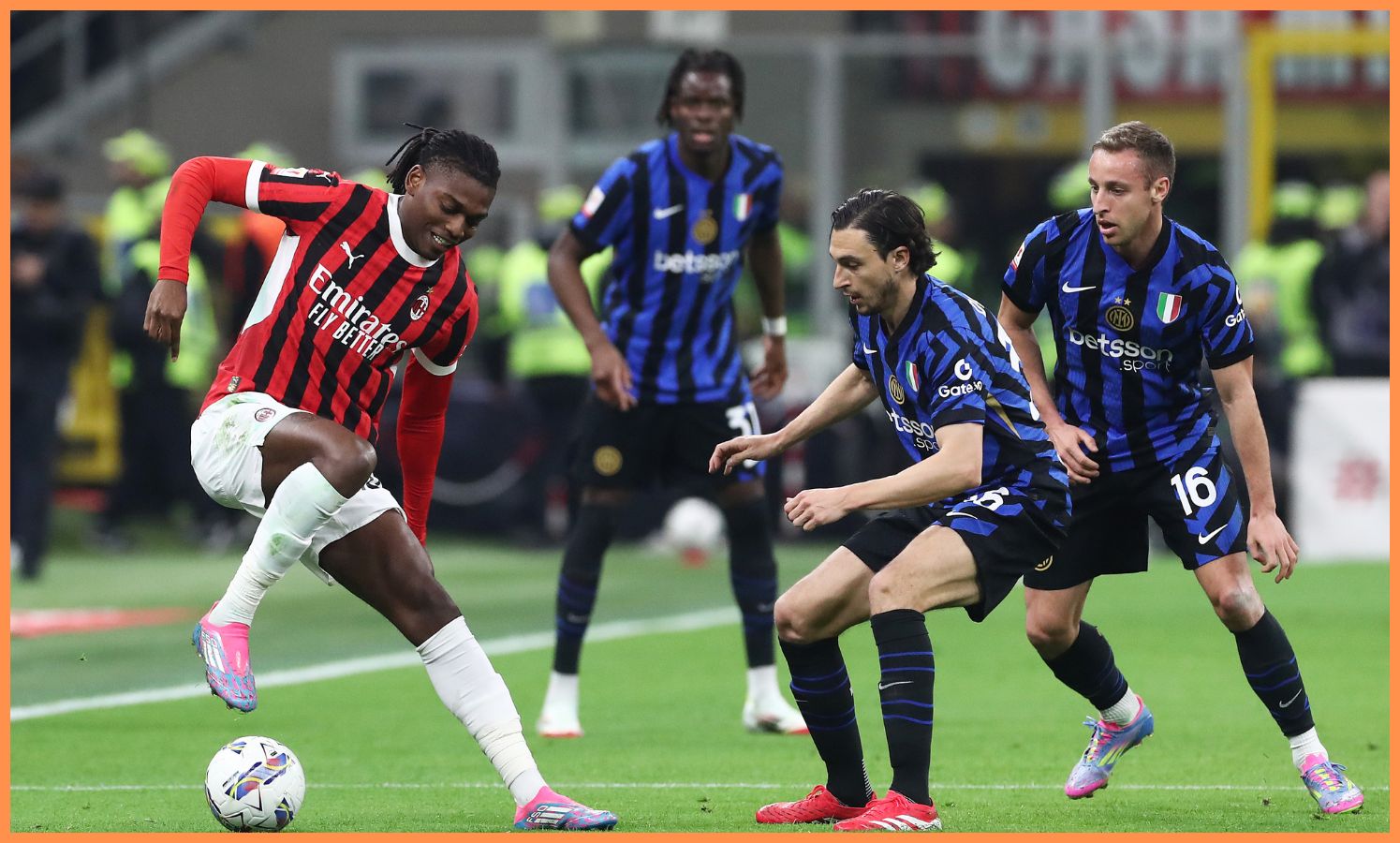 Arsenal envisage un transfert ambitieux pour Rafael Leao - JustFootball ...